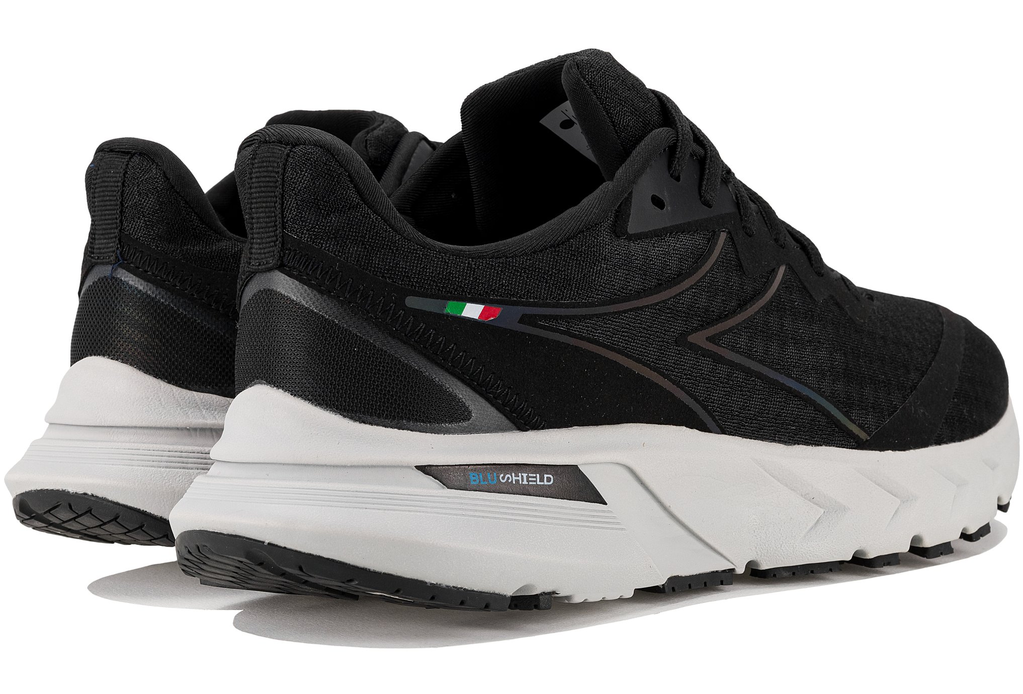 Diadora Mythos Blushield Volo Hip 2 en promoción | Hombre Zapatillas ...